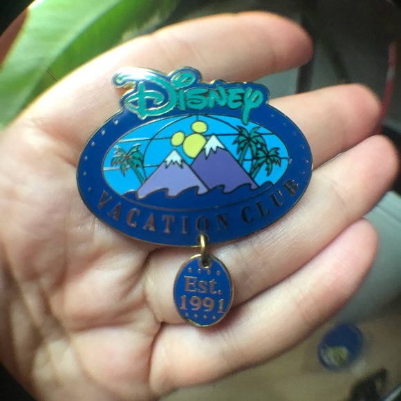Disney | Jewelry | Dvc Disney Vacation Club Est 991 | Poshmark